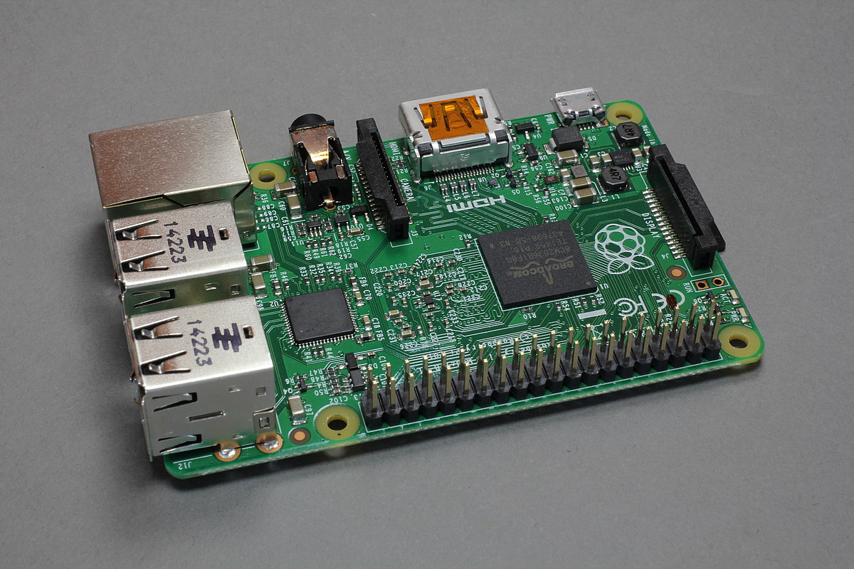 Raspberry Pi 2 B quad core 900 MHz + 1 GB RAM - OpenDisplayCase